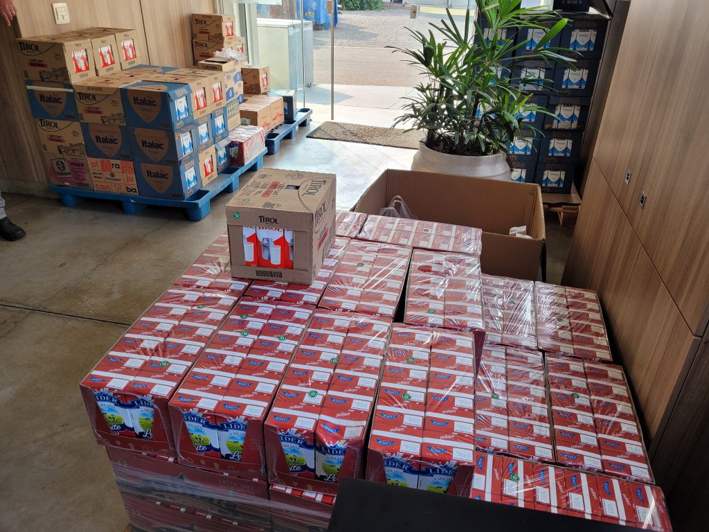 Campanha da Indrel garante mais de 7 mil litros de leite a lar de idosos